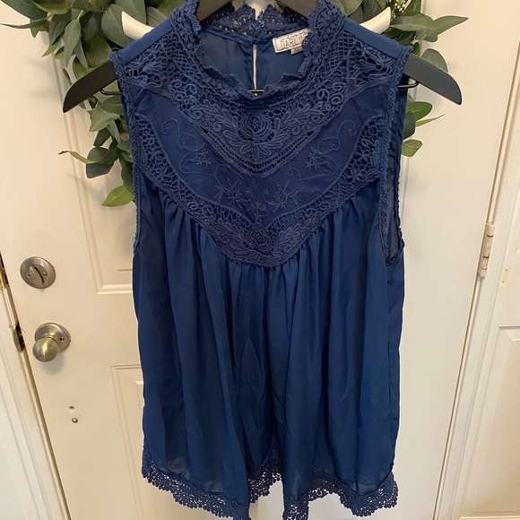 Darling | Tops | Darling Boutique Sleeveless Top Floral Crochet Details ...